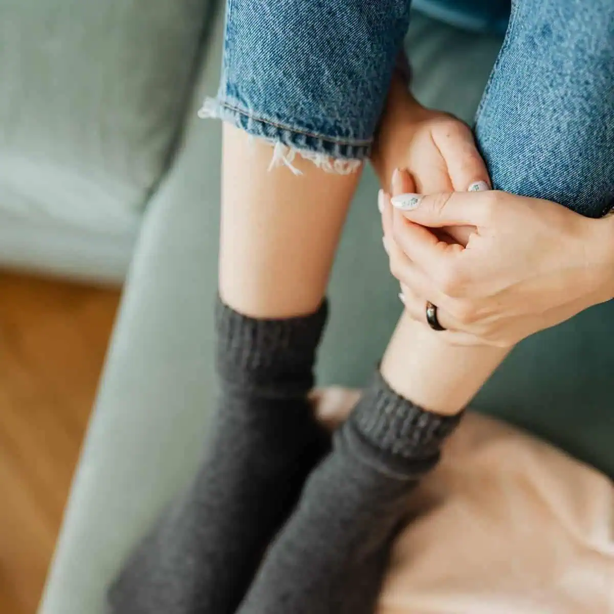 Waxing vs Shaving | Choose the Best Method for Smooth Skin